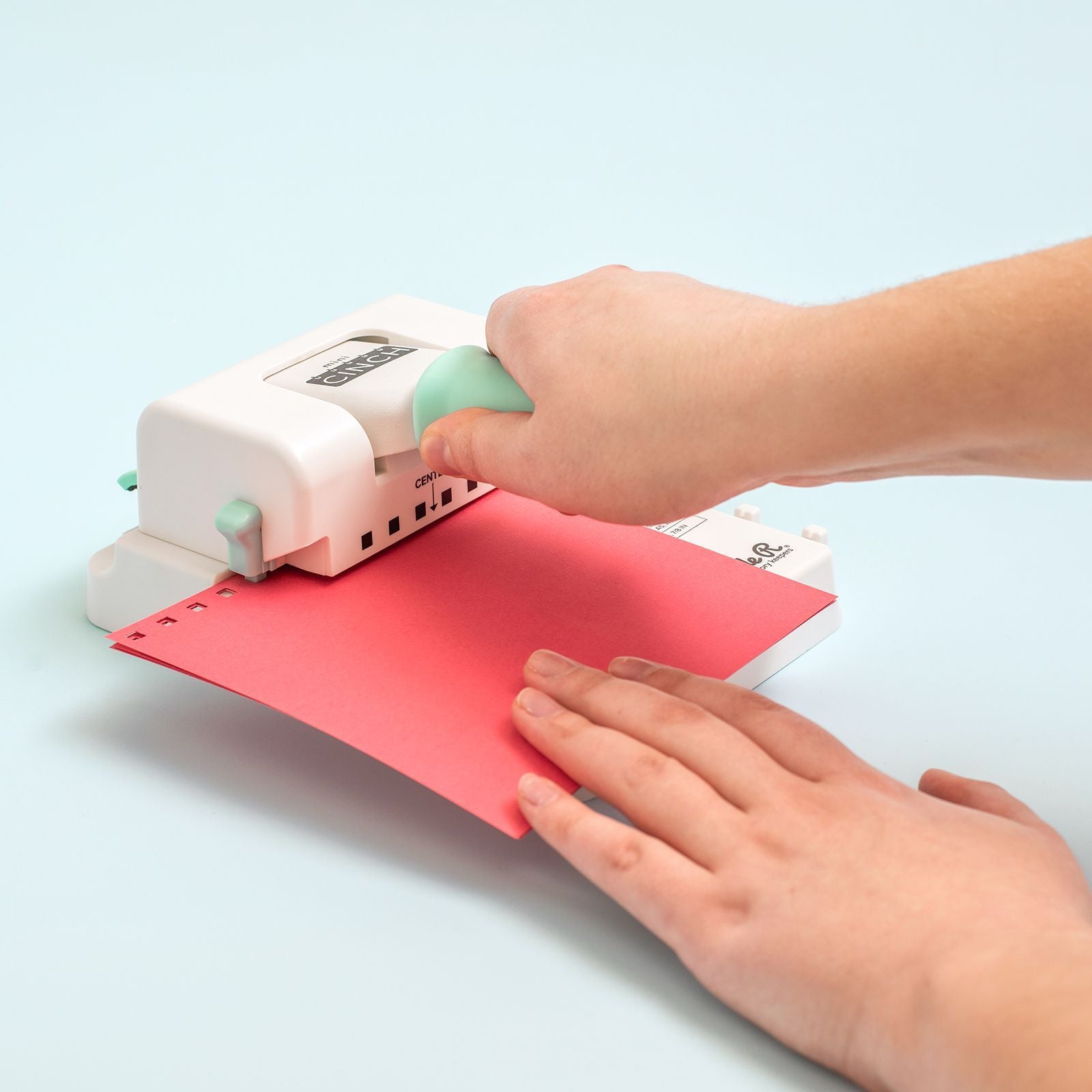 We R Memory Keepers Mini Cinch Binding Tool Bundle 2:1 Pitch